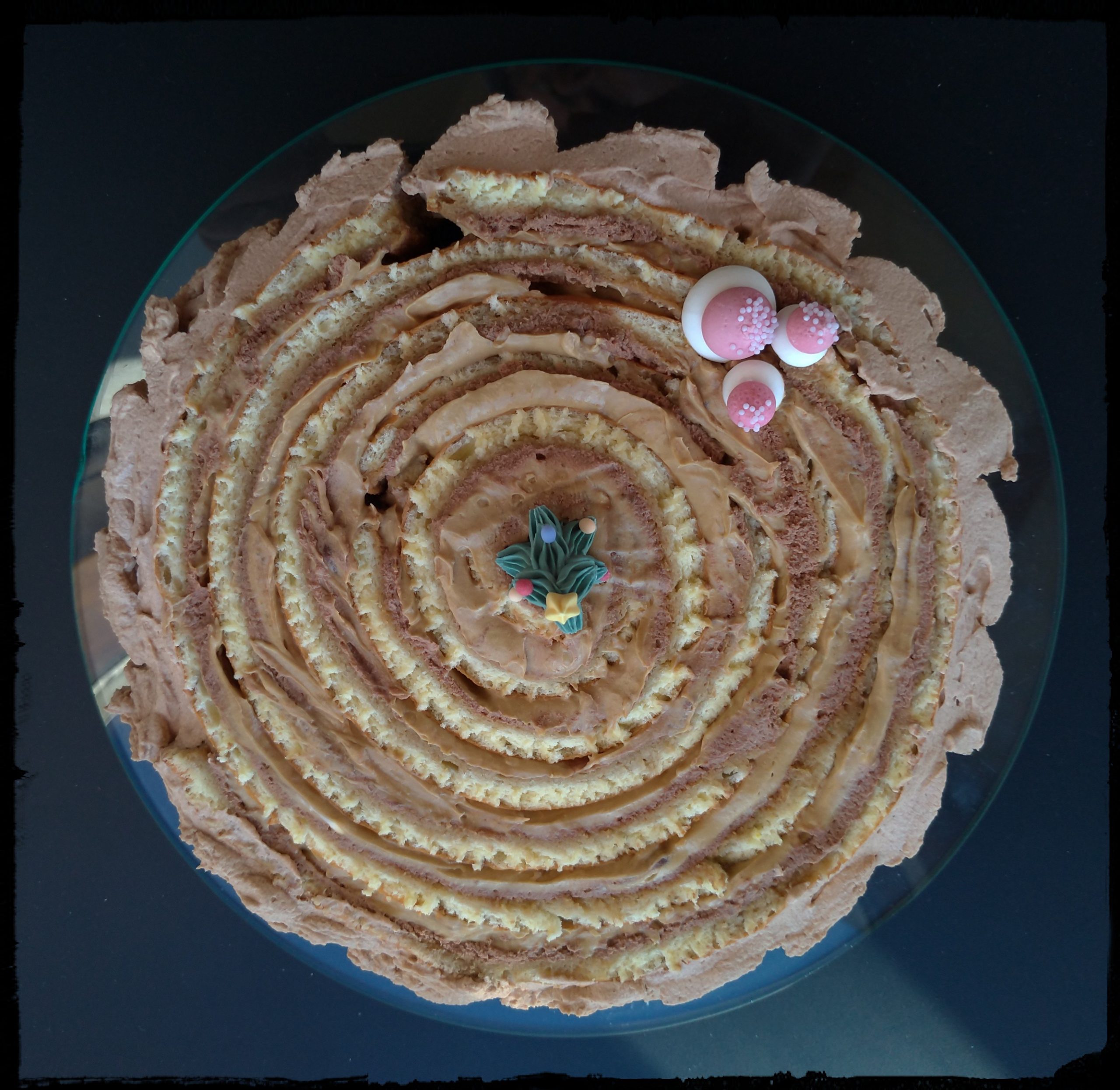 Recette - Bûche roulé praliné, café et chocolat - La cuisine de Martine