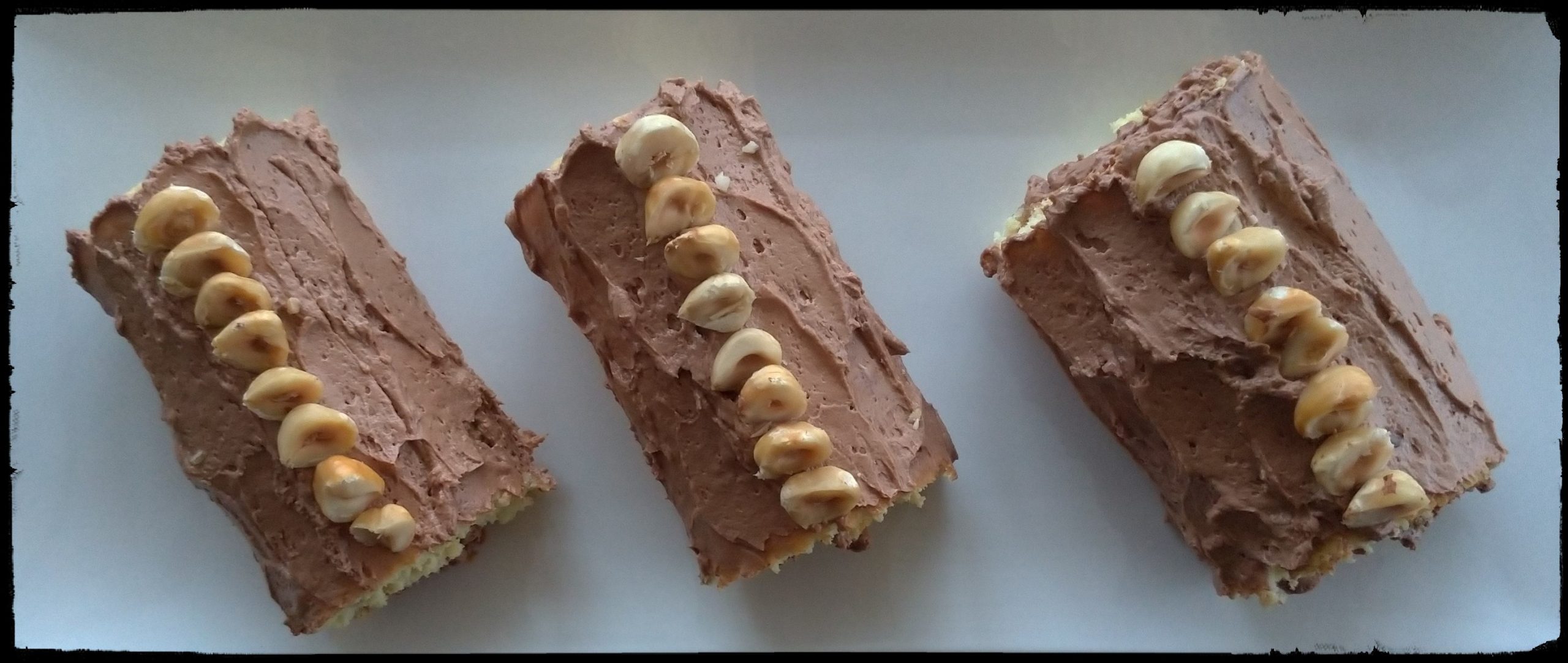 Recette - Mini bûche de Noël chocolat/pralinoise - La cuisine de Martine